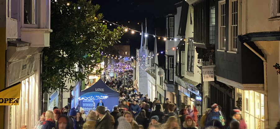 Totnes Attractions with Roadrunner Taxis Totnes
